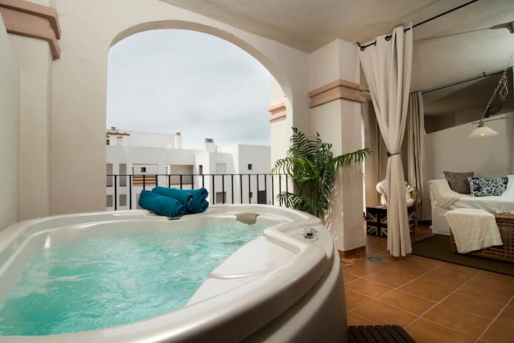 3 Bed, 2 Pools, Private Jacuzzi In Mijas! - La Cala de Mijas