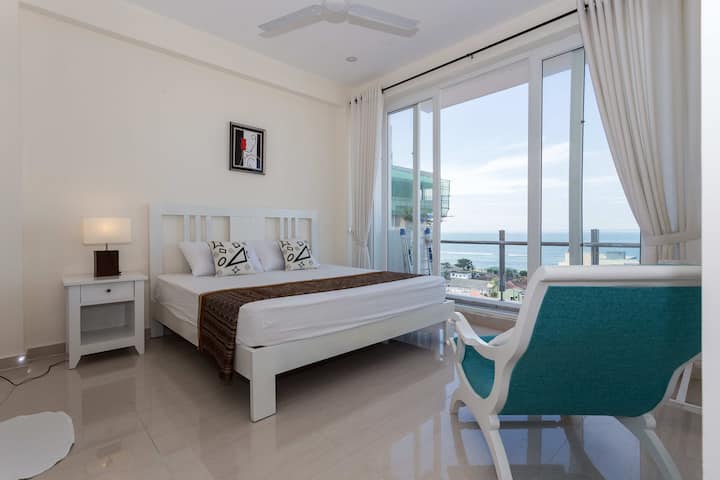 Oceanbreeze Colombo - 2-b Sea View - Sri Lanka