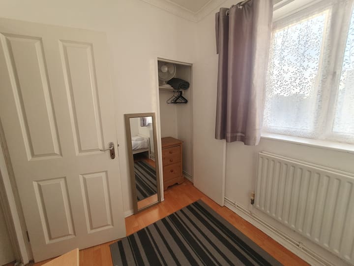 Large Double Room In Easy Reach Of Aldgate East - London
