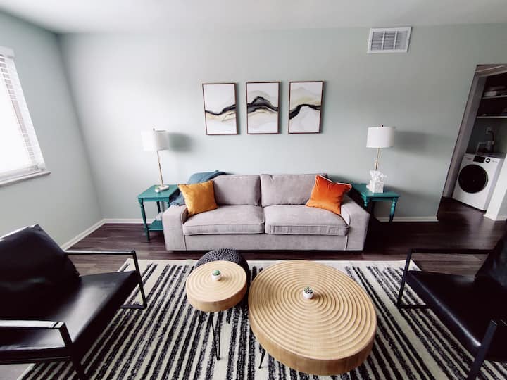 The Lakewood Gem – Modern & Convenient Stay - Lakewood, CO