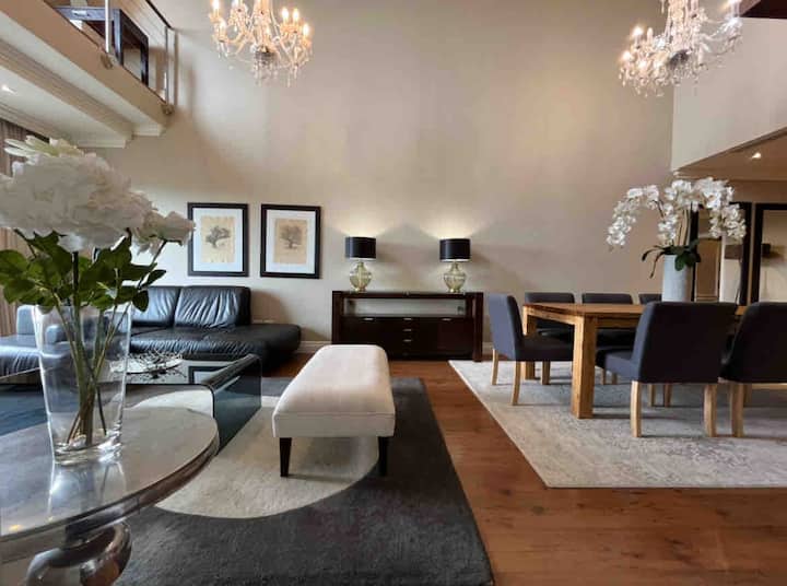 Luxurious Penthouse - 3 Bedroom - 705 Cape Royale - Camps Bay