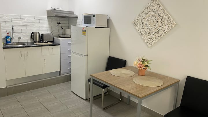 Beautiful Studio Apartment In The City - Darwin