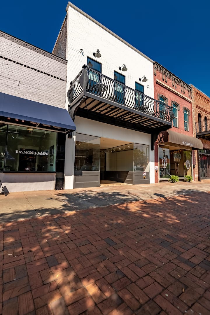 215 N. Court St. Apt. A - Florence, AL