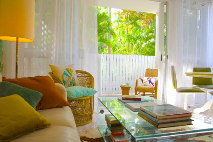 Boho Beach Apartment In Town - Port Douglas