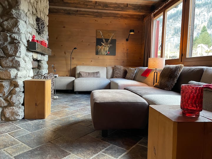 Smaakvol Vrijstaand Chalet "Arnika" In Kandersteg - Kandersteg