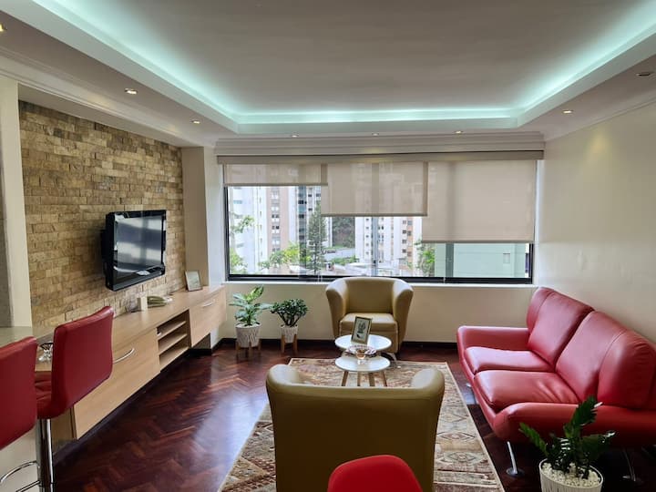 Elegante Y Cómodo Apartamento - Caracas