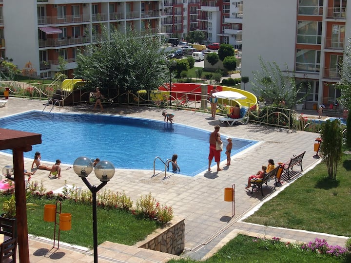 Modern, Quiet Apartment, Terrace Overlooking Pool - Sveti Vlas