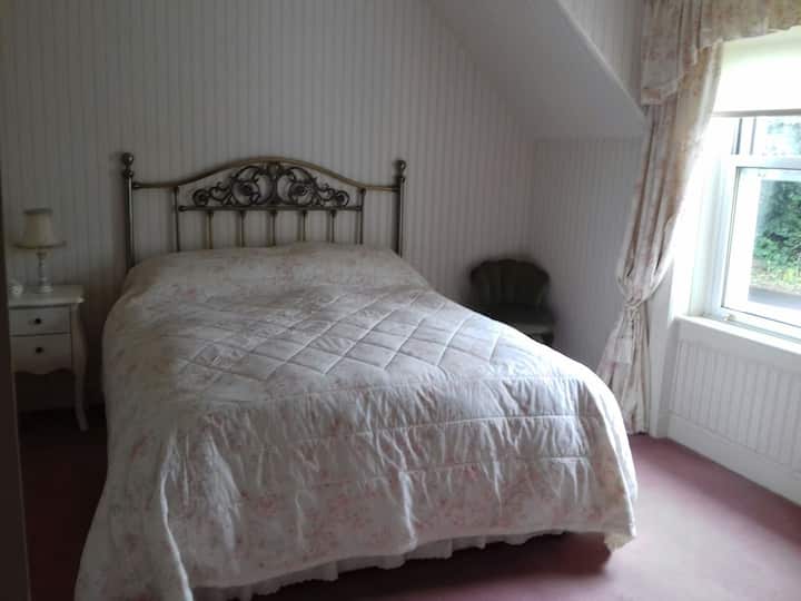 White House. Traditional Country House Nr Stirling - Aberfoyle
