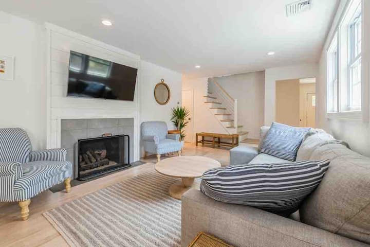 1940’s Westhampton Renovated Bungalow - Westhampton, NY