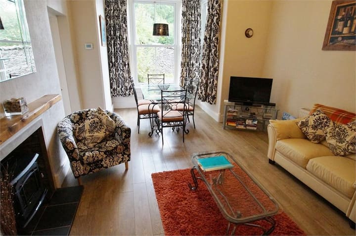 Period Property Overlooking Lake Windermere - Bowness-on-Windermere