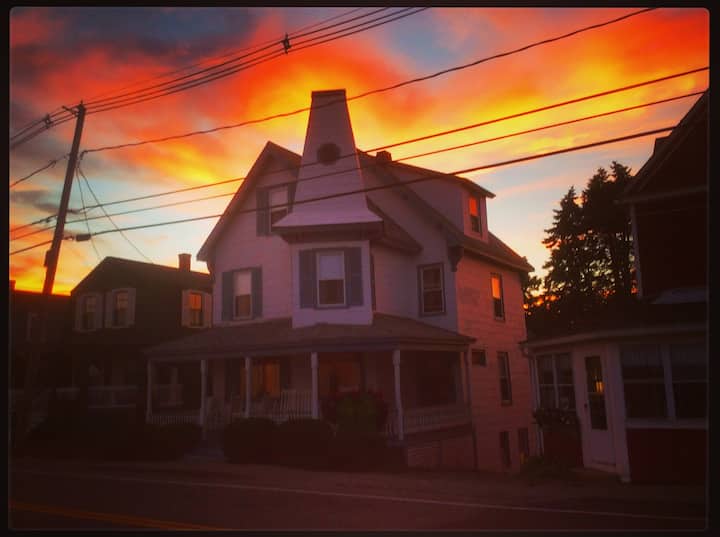10 Steps To Beach/double Bed - York, ME
