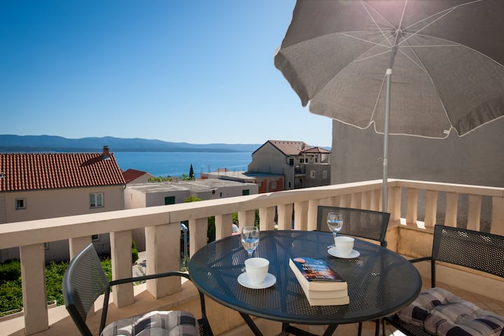 2br Apt•sea View•street Parking - Brač