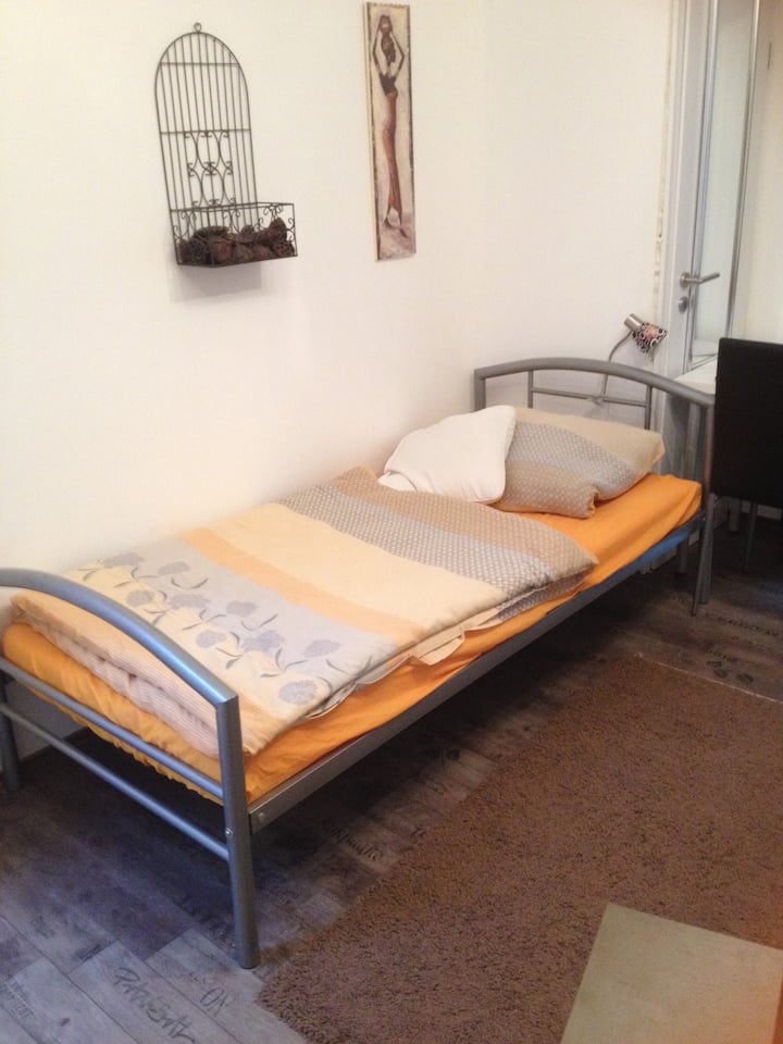 5 Ein Zimmer Mit Zwei Einzelbetten - Diez