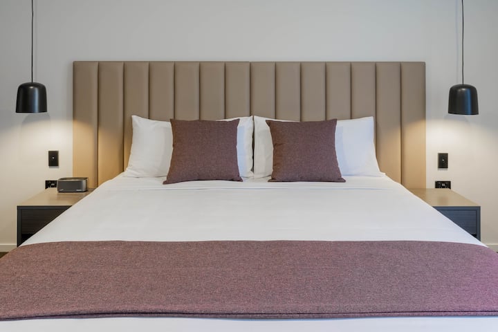 Stylish Executive One Bedroom Apartment - Belconnen