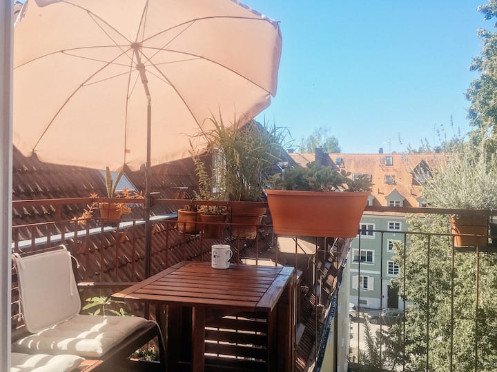Helle Galeriewohnung Mit Balkon Zentrumsnah - Grünwald
