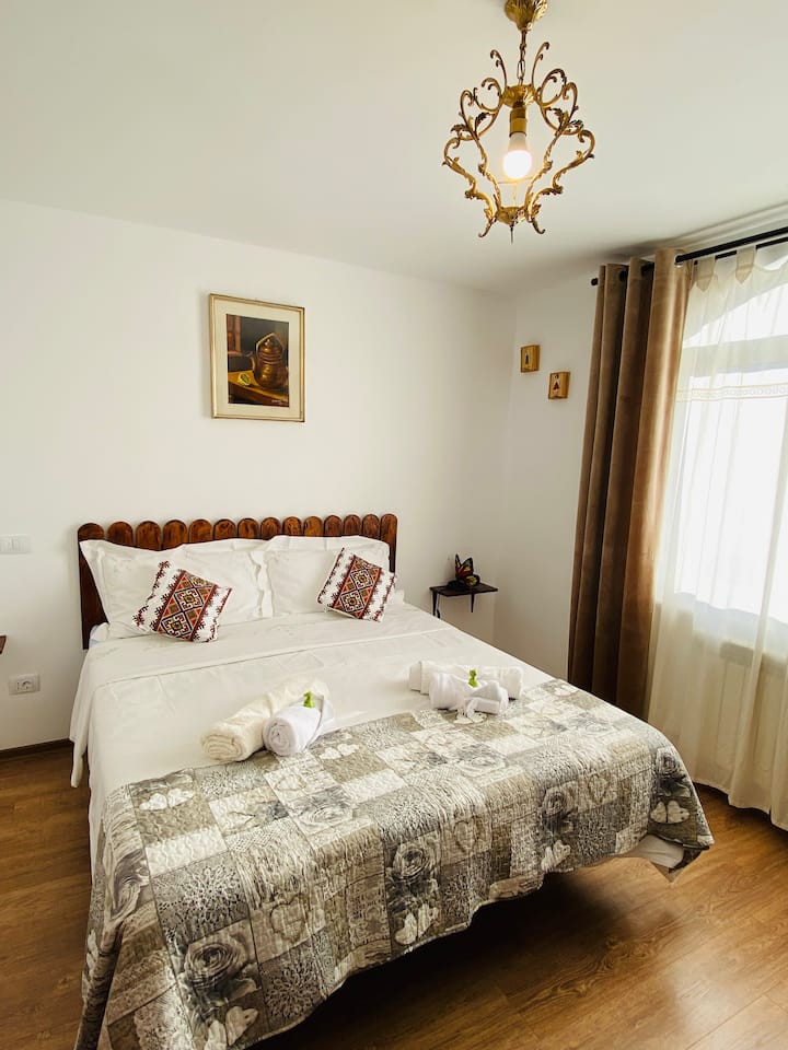 Matili House-traditional Room Nr.3 With Walk - Piatra Neamț