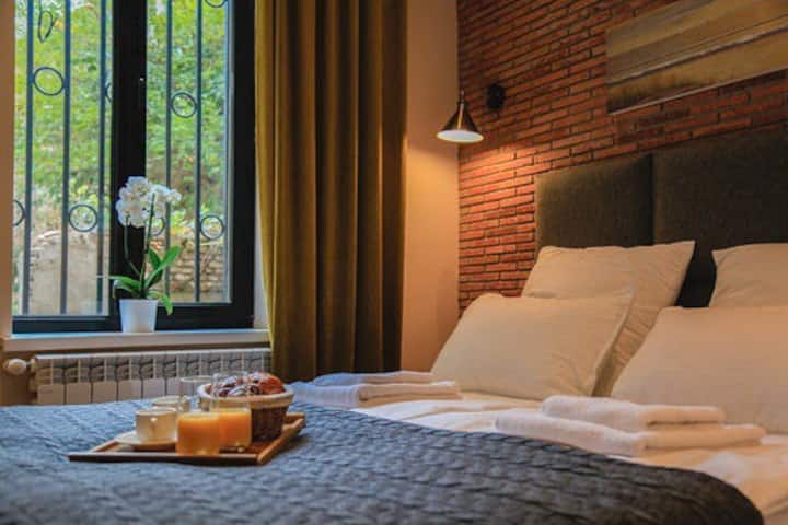 The Best Designer Apartment In Old City - Tbilisi