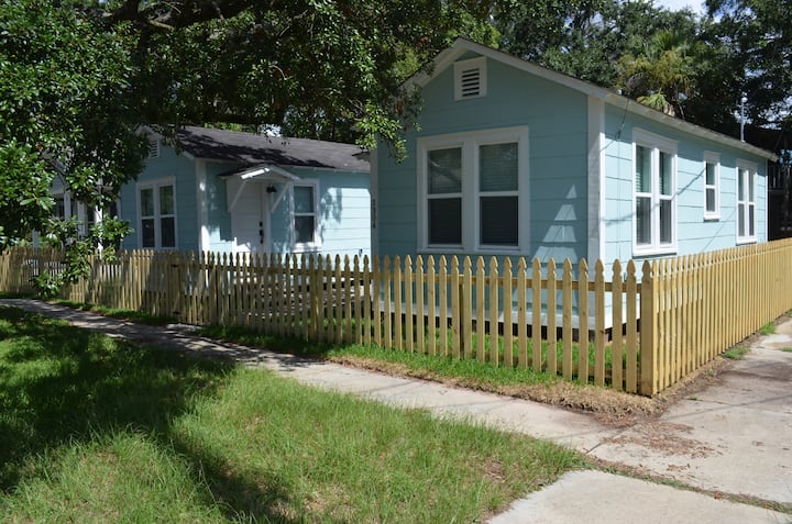 Double The Fun (A) In This Beach Cottage Duplex - Gulfport, MS