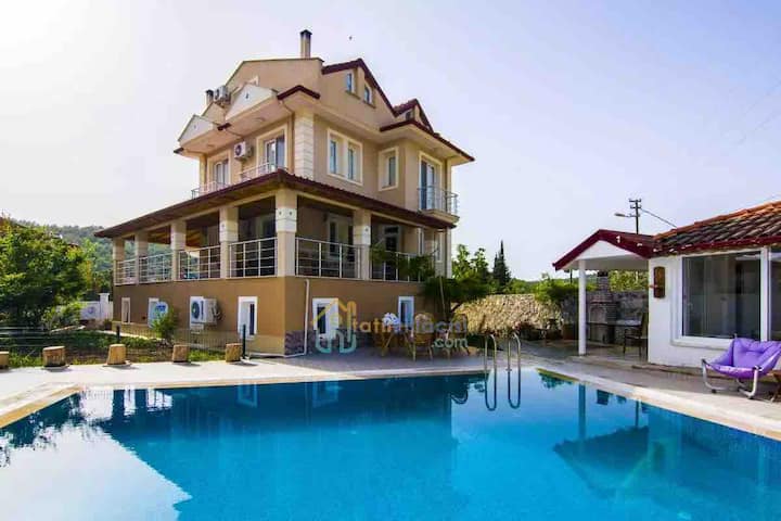 ÖZel Havuzlu,ferah Ve Dağ Manzaralı 5+1 Villa - Ölüdeniz