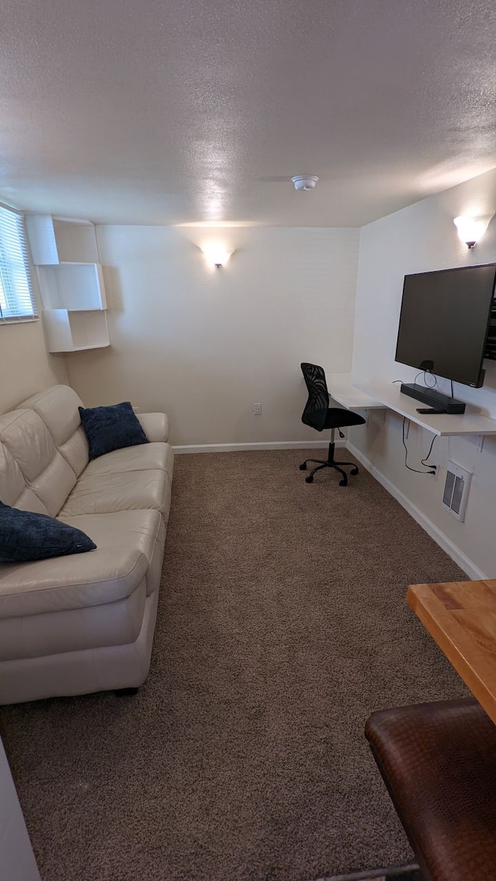 Nice One Bedroom Apartment Near Downtown - Cheyenne, WY