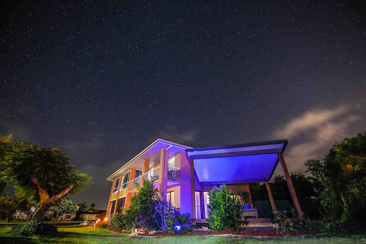 Amazing Sunsets/
Waterfront Property - 布里斯班