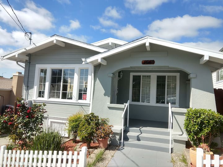 Sunny 3 Bedroom One Exit From Lake Merritt - Oakland, CA