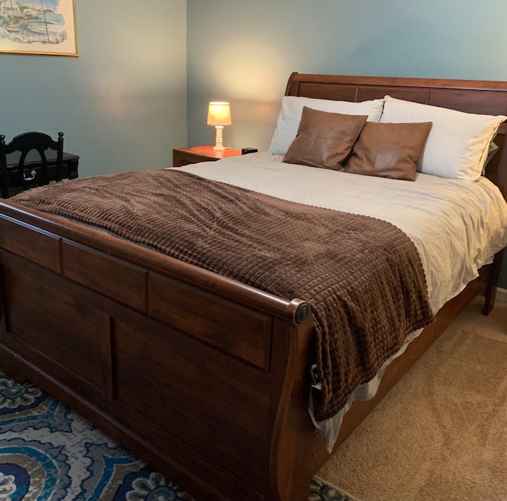 Spacious Master Suite Near Truist Park - Marietta, GA