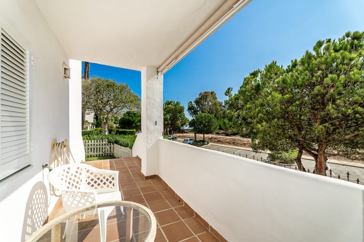 Beautiful And Peaceful Apartment On The Beach - Marbella