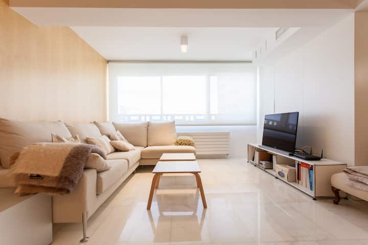 Diseño En Primera Línea De Playa - Alicante