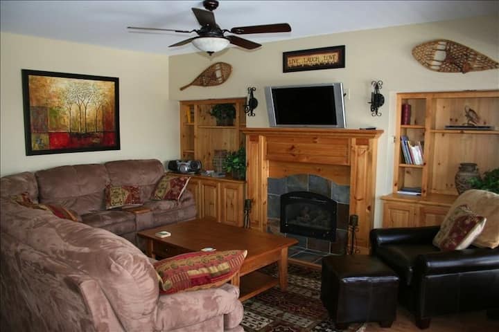 Jaypeak Ski-on Ski-out Condo - Jay, VT