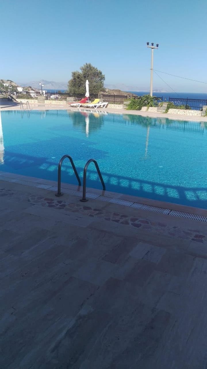 Bodrum Gümüşlükte Deniz Manzaralı Havuzlu Villa - Gümüşlük