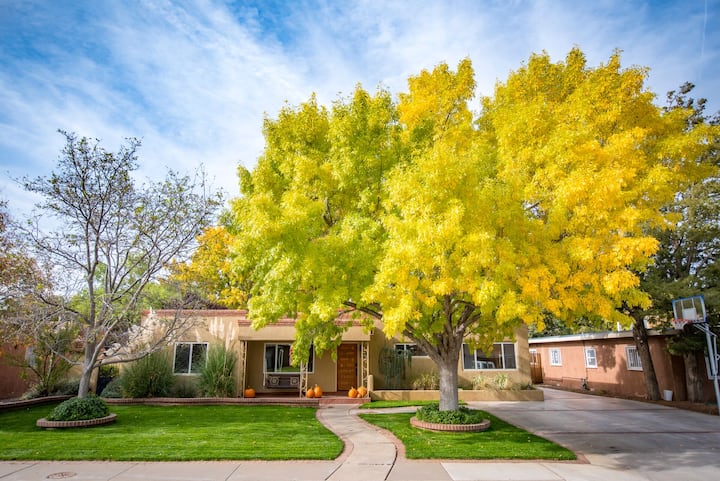 Spacious And Luxurious 4br Home! - Albuquerque, NM