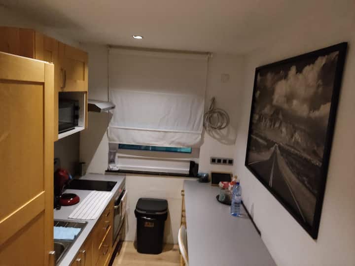 Petit Coin Discret Avec Parking Gratuit. - Liège