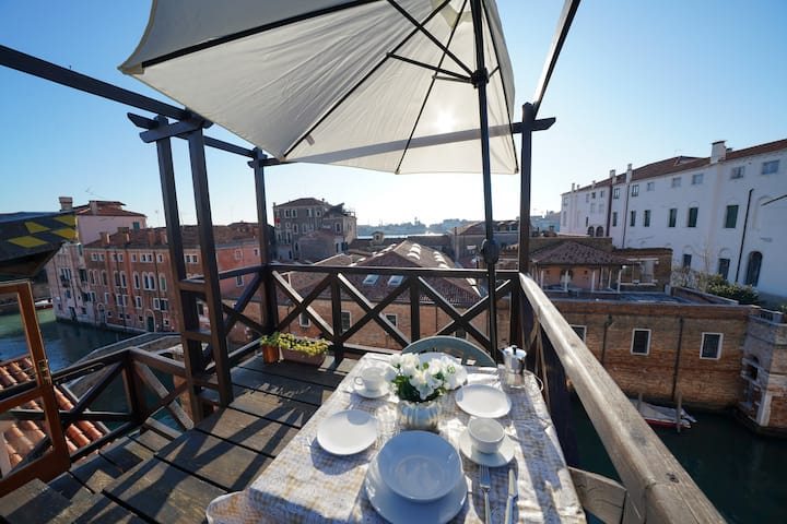 Grande Appartamento Con Tre Terrazze. - Veneza