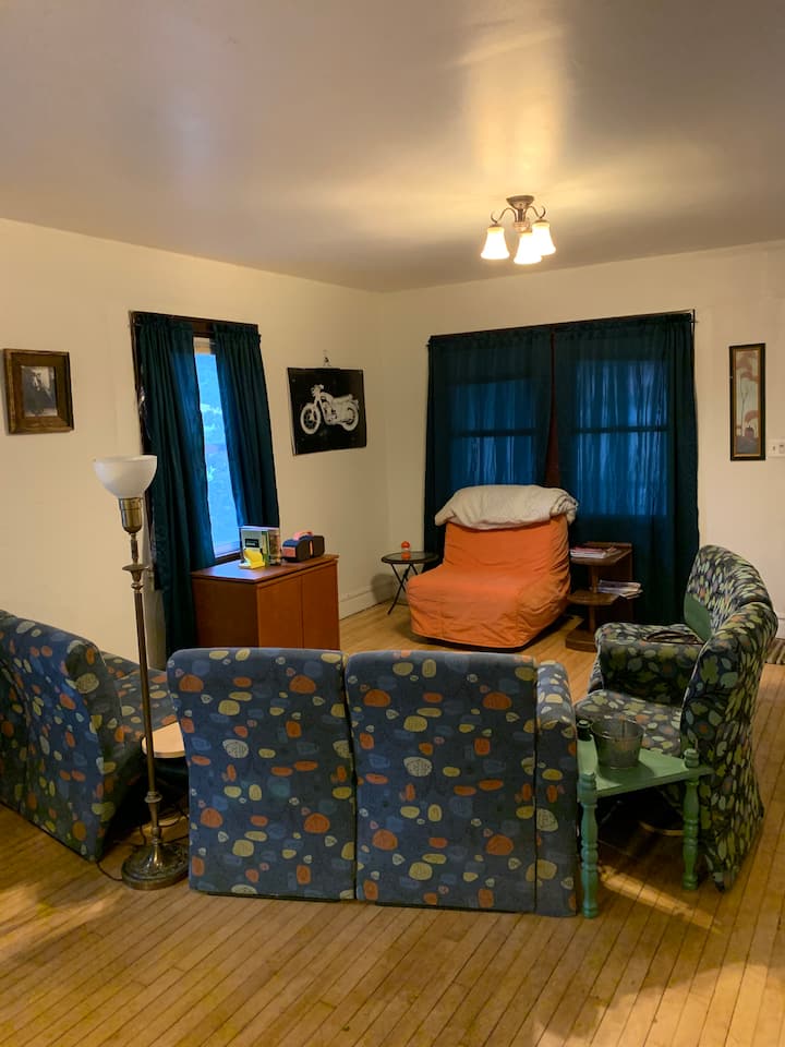 1st Floor Homeshare Near Downtown Madison - Madison, WI