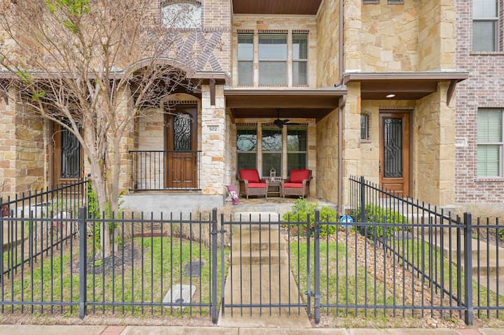 Northgate Nest Cozy 2br 3ba Office Steps From A&m - Bryan, TX