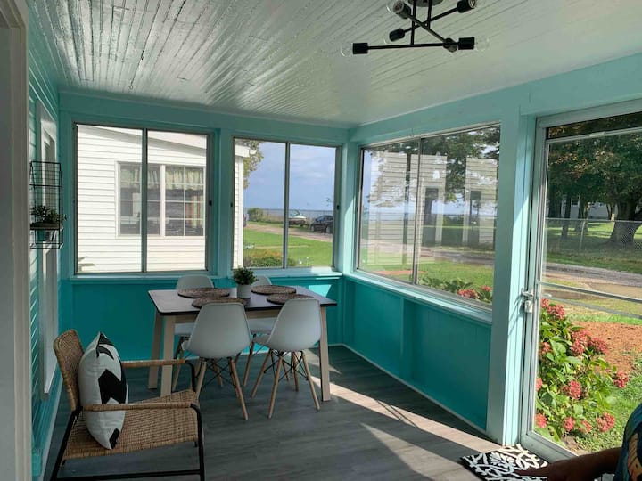 Stylish Lakeview Cottage With Beach Access - Geneva-on-the-Lake, OH