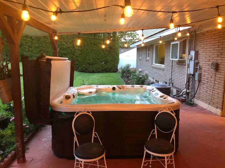 Family Getaway | 2 Kitchens | Hot Tub | Firepit | - Pocatello, ID