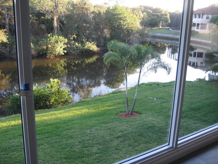 A Beautiful Modern House - Sarasota, FL