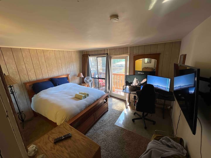 Private Master Bed/bath In Shared Condo - Mammoth Lakes, CA