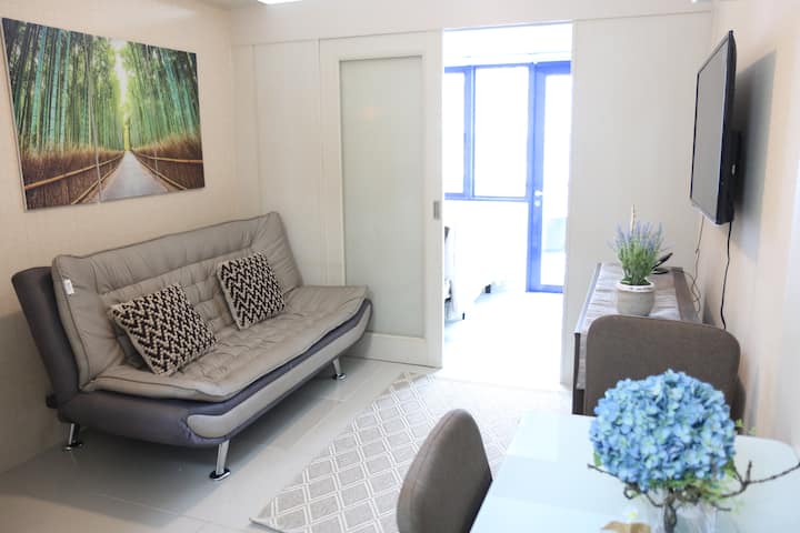 1 Bedroom W/ Balcony, Sea Residences, Tower D, Moa - Filipinas