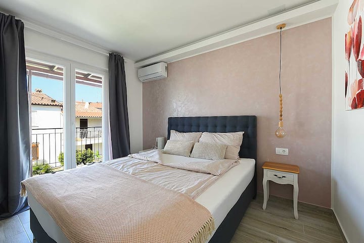 Walk To Beach. Free Parking, Bikes & Wifi. - Croatia