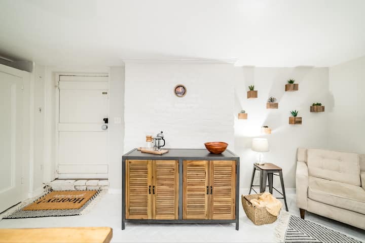 Historic Dt Lynchburg Apt | Walk To Shops & Dining - Lynchburg, VA