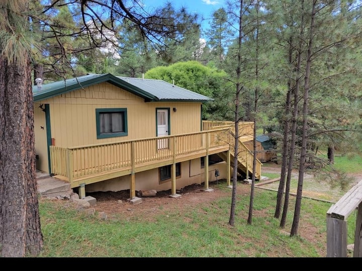 Huge Deck, Hot Tub And 3 Bedrooms With Bathrooms! - Ruidoso, NM