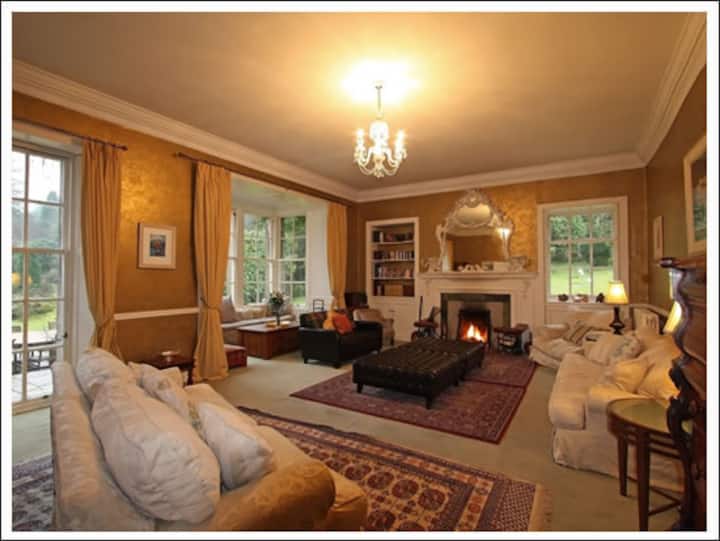 13 Bedroom Ormidale House - 4 Star Sleeps Up To 35 - Tarbert