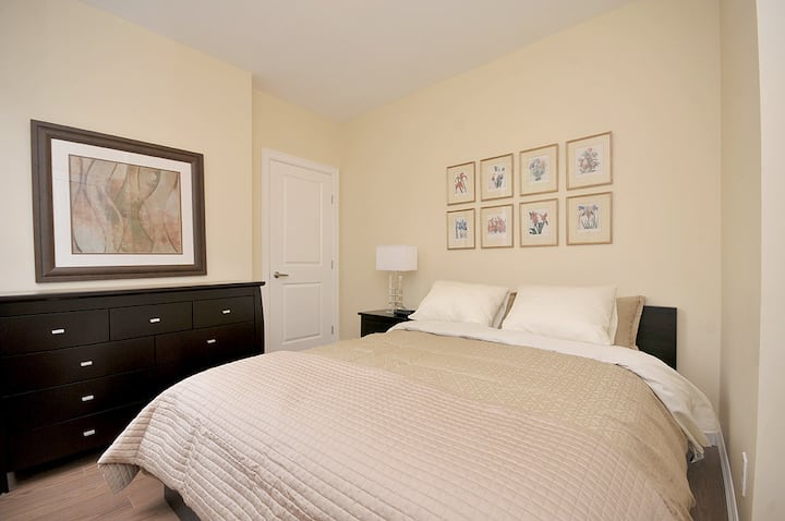 High-end 2-bedroom Suite - Saanich