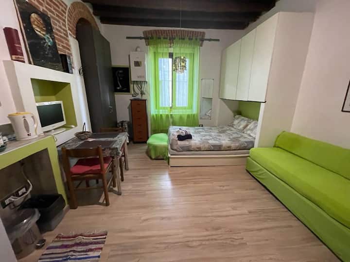 Green Apartment Stazione Centrale - 5min To Duomo - Milan