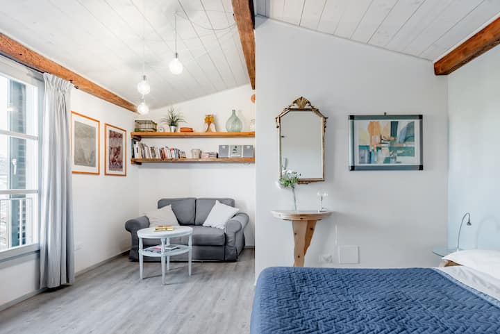 Walk To Uffizi Gallery From A Romantic Hideaway - Florence