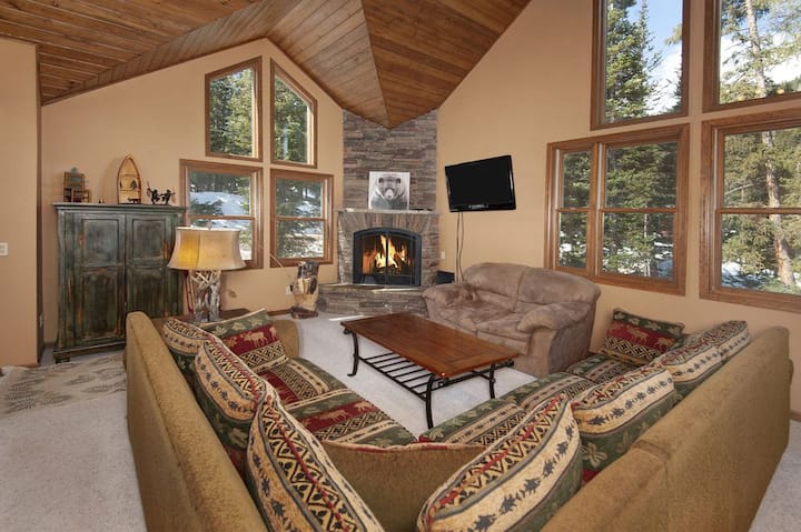 Cozy And Quiet Cabin In The Woods - Summit County, CO