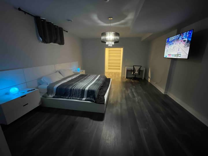 Large Room Rental - Grimsby - Grimsby